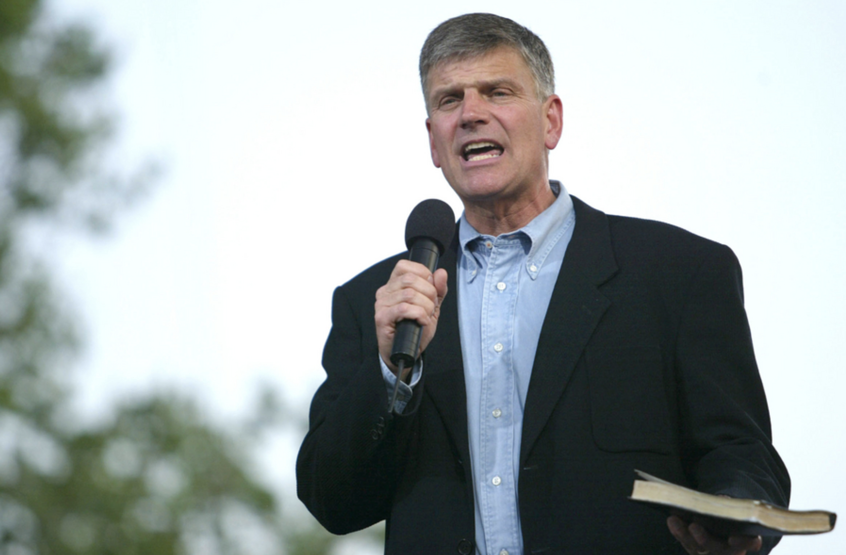 Rev. Graham Urges Prayer And Hope In Powerful Eagle Pass Speech - The ...